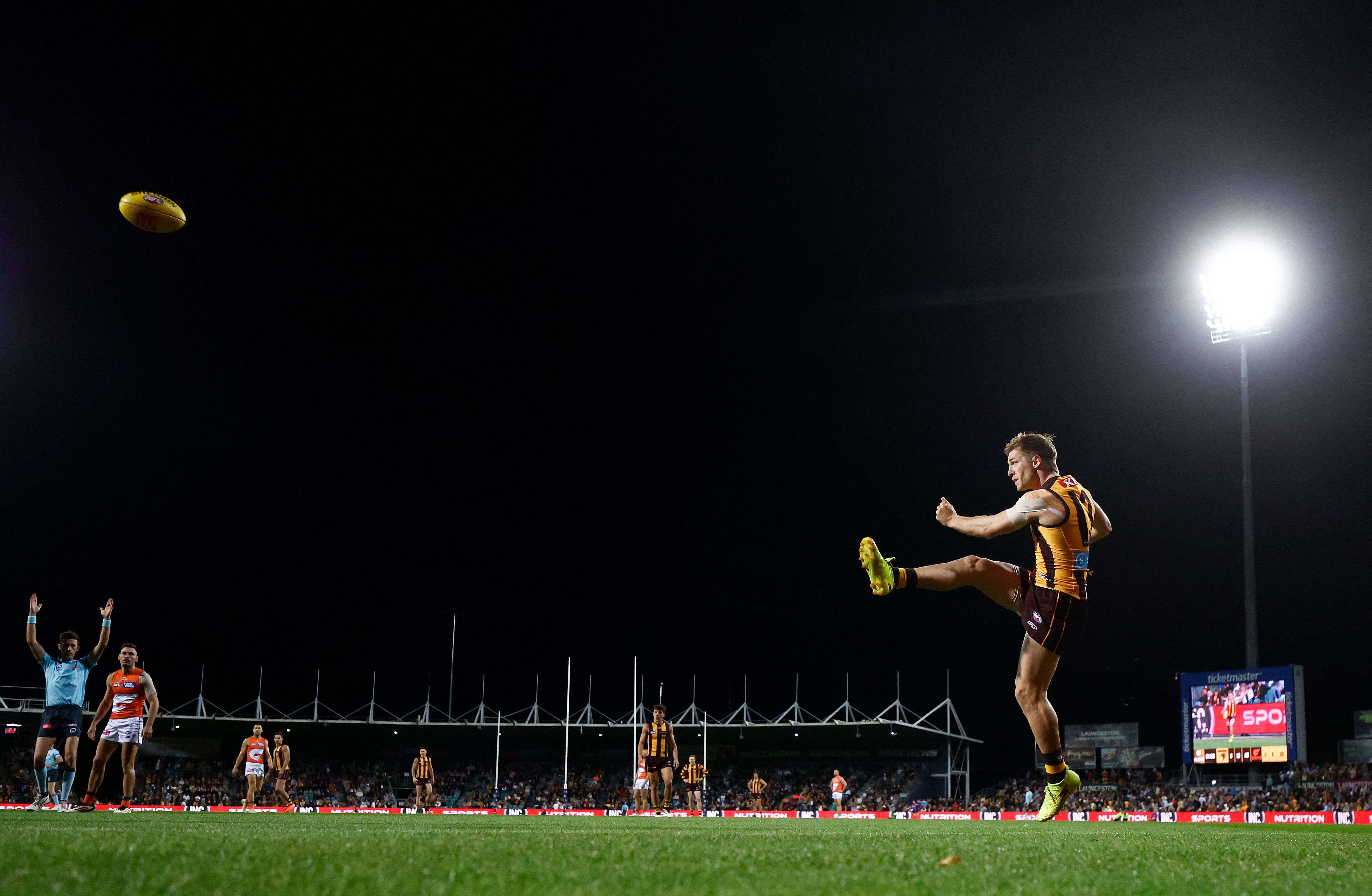 Footy Flashbacks: Gearing up for the first ever Friday night Launceston ...