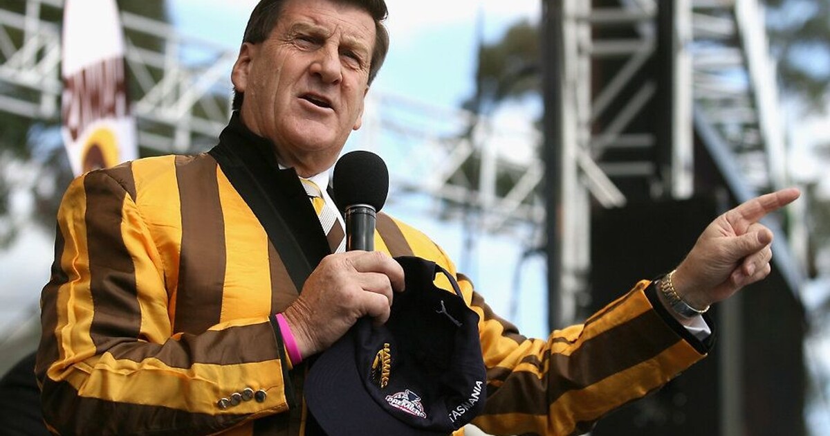 Kennett returns as president