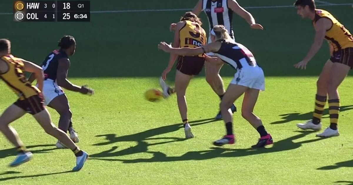 Connor Macdonald sneaks one through | Match Highlight